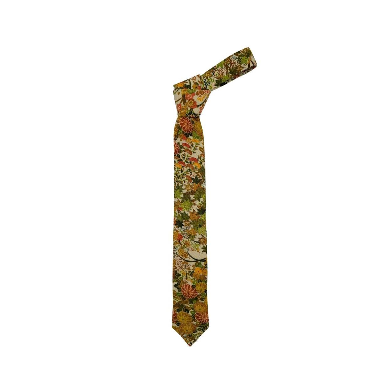 商品情報素材/材質シルク100%（正絹）サイズ/寸法全長：150cm 大剣：8cm注意モニター発色の具合により色合いが異なる場合がございます。着物リメイク ネクタイ 着物ネクタイ 着物 サスティナブル 一点もの オシャレ 和柄 父の日 プレ...