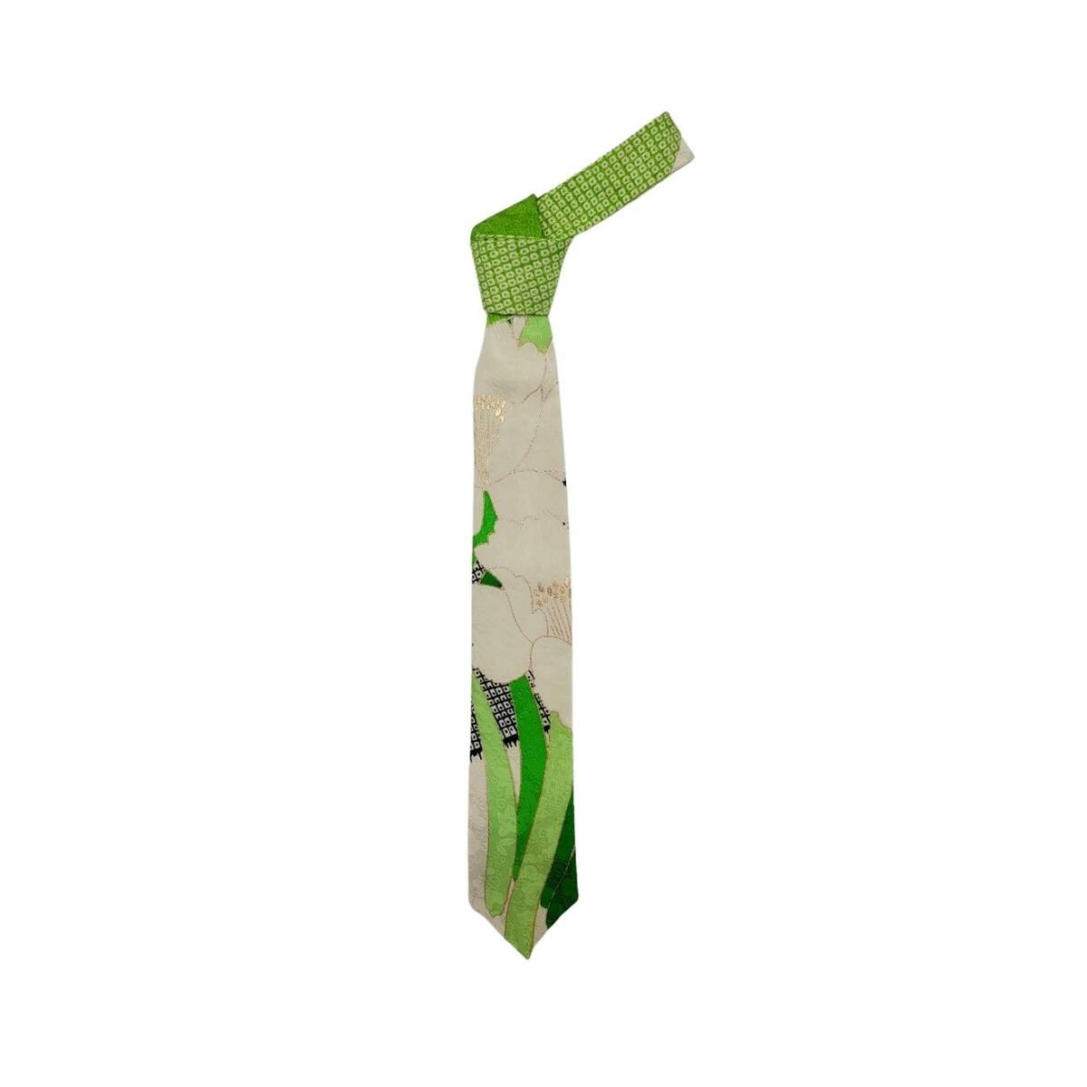 商品情報素材/材質シルク100%（正絹）サイズ/寸法全長：153cm 大剣：7.5cm注意モニター発色の具合により色合いが異なる場合がございます。着物リメイク ネクタイ 着物ネクタイ 着物 サスティナブル 一点もの オシャレ 和柄 父の日 ...
