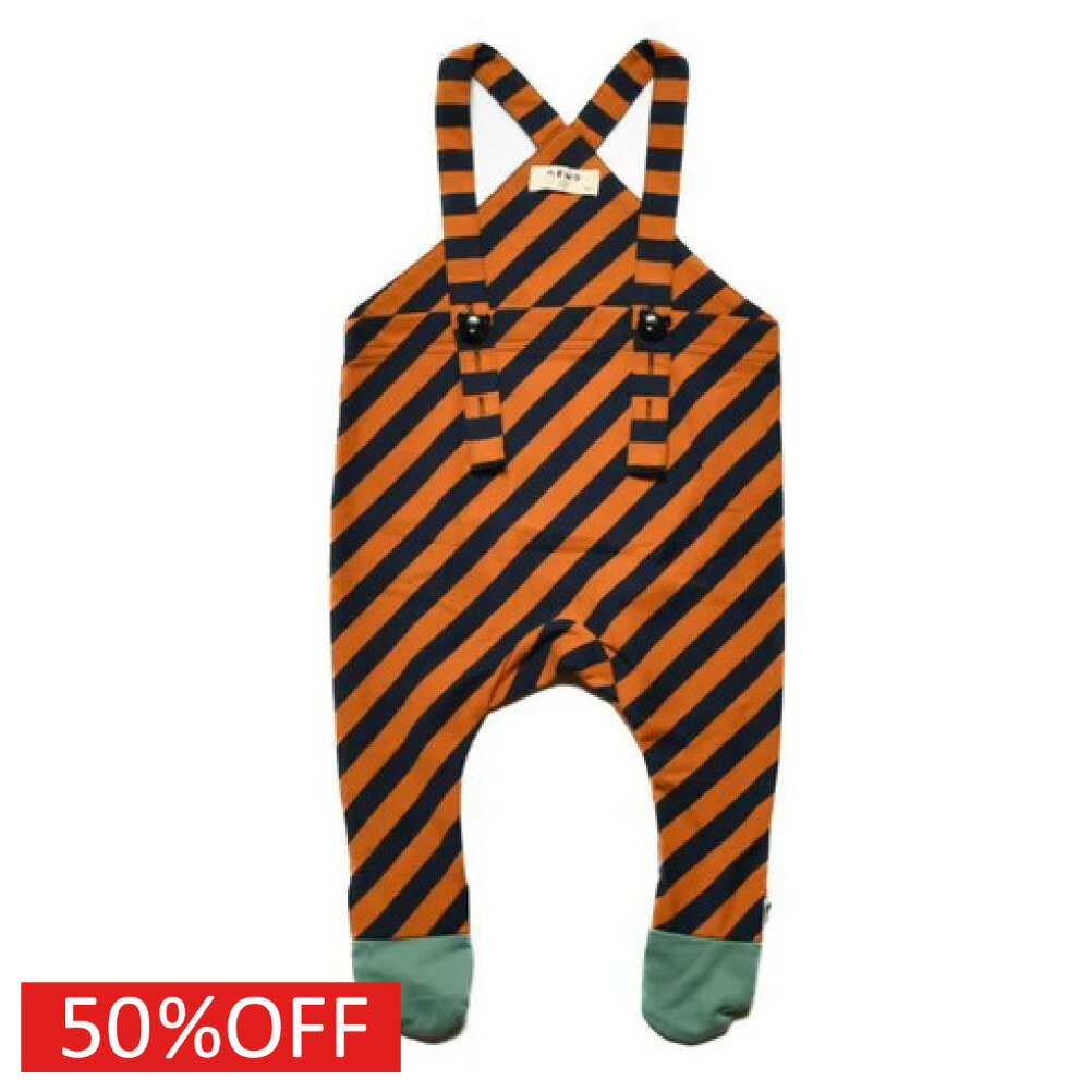 “ニードルワークス”の【NeWo】ストライプロンパース斜めストライプの足カバー付きロンパース。肩紐長さ調節できます。くまのボタンがさりげないデザインです。綿100%ベージュブラックメーカー希望小売価格はメーカーカタログに基づいて掲載していま...