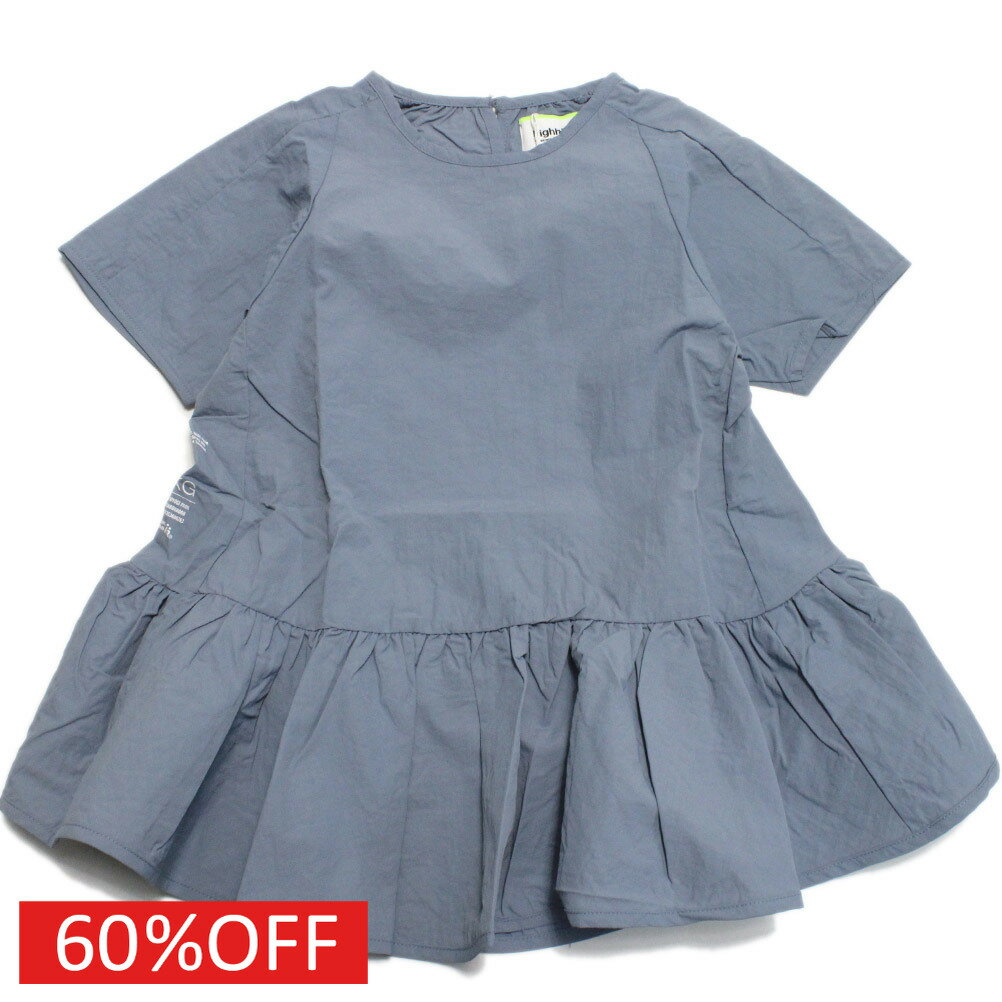 “ハイキング”のnoble チュニック撥水性がありアウトドアシーンなどにもおすすめなチュニック。ハリ感がありしっかりとしたナイロン素材を採用。ふんわりとボリュームのあるシルエットが特徴。バックネックはボタンで開閉が可能。ナイロン100%ブラ...