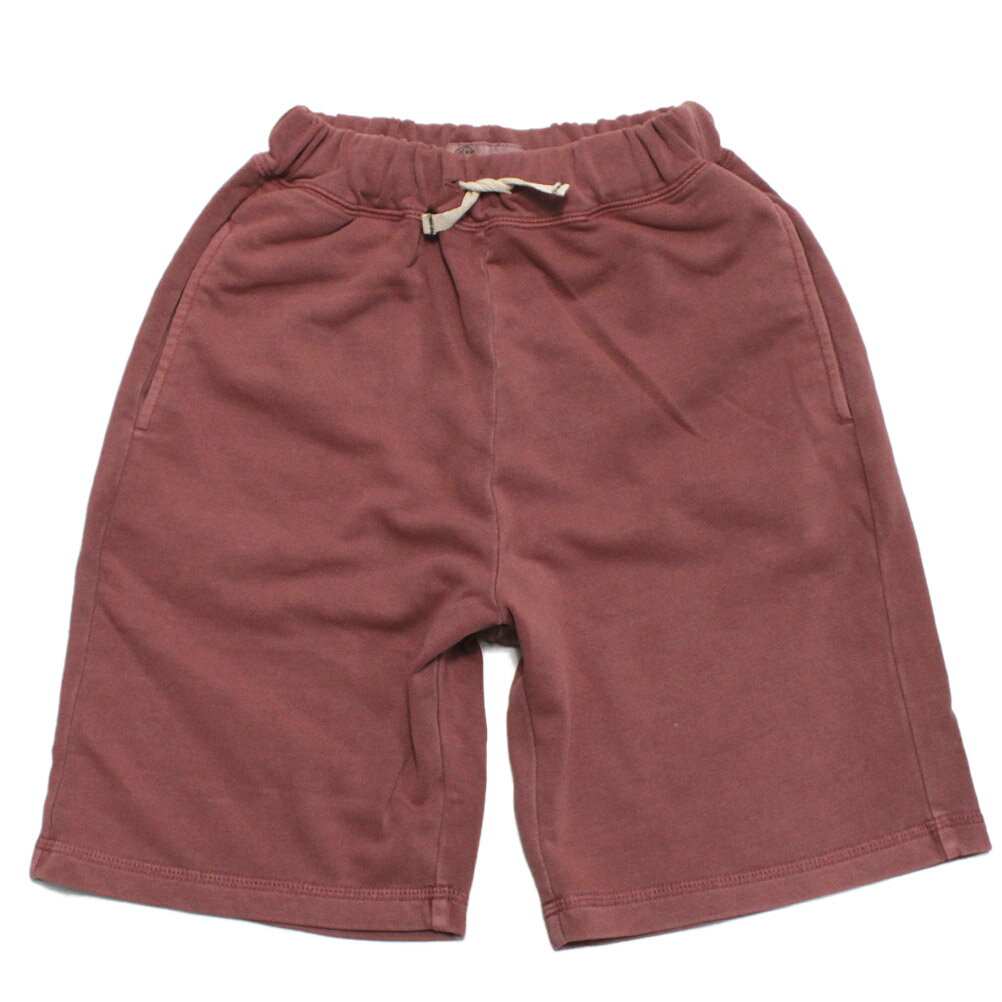 “メイクユアデイ”のVウォッシュカットPTデイリーにおすすめなスウェットハーフパンツです。ウォッシュカット加工が施されており、古着のような風合いが魅力。バックのロゴプリントがアクセントになっております。ウエストは総ゴムで楽に着脱可能。ドロー...