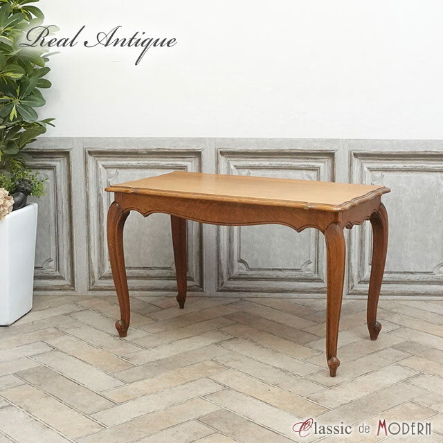 品名・品番 antique64001　コーヒーテーブル　1930年頃　オーク材　フランス サイズ W 89 x D 48 x H 55 cm 商品について シンプルだけど、どこか懐かしい上品な雰囲気のコーヒーテーブルです。 オーク材の温かみ...