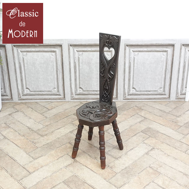 品名・品番 antique80288　スピニングチェア　1910年頃　エルム材　イギリス サイズ W 32 x D 41 x H 89 (座面高 37) cm 商品について 一目惚れ間違いなしのスピングチェアです。 スピニングチェアとはもと...