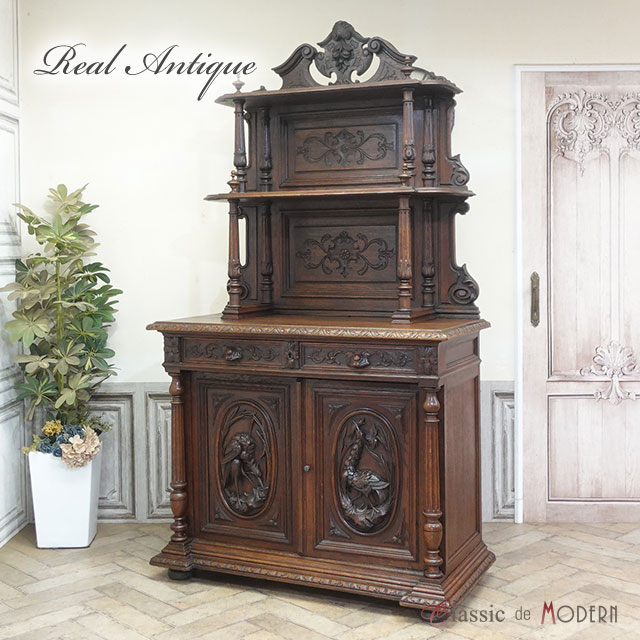 品名・品番 antique65064　キャビネット　1910年頃　オーク材　フランス サイズ W 122 x D 60 x H 220 (天板高 100) cm 商品について クオリティの高い彫刻が重厚な雰囲気を出してくれる素敵なハンティン...
