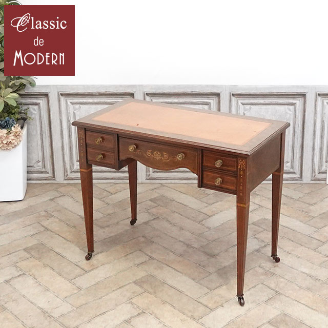 品名・品番 antique80858　デスク　1910年頃　マホガニー材　イギリス サイズ W 91 x D 48 x H 74 cm 商品について すらっとしたシルエットに思わず見惚れてしまうデスクです。 デスクとしては小ぶりなサイズ感な...