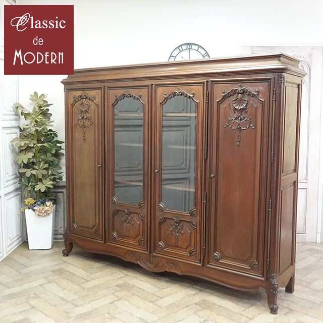 品名・品番 antique65586a　キャビネット　1910年頃　オーク材　フランス サイズ W 216 x D 50 x H 178 cm 商品について 美しい猫脚スタイルの大型キャビネットが入荷しました。 こうした猫脚スタイルのお品は...