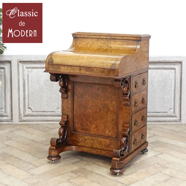 品名・品番 antique80567　デスク　1920年頃　ウォールナット材　イギリス サイズ W 60 x D 58 x H 91.5 cm 商品について これぞアンティーク家具といった佇まいのダベンポートデスクです。 ダベンポートデスク...