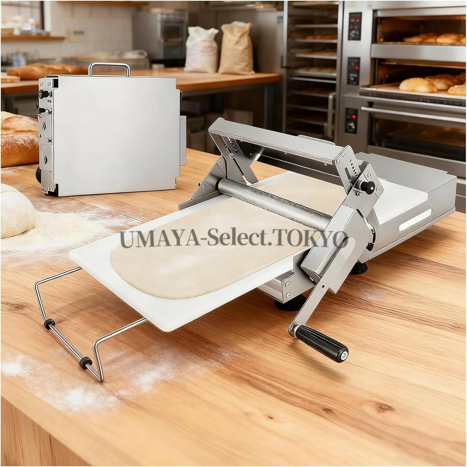 【商品名】手動生地シータ 折りたたみ式生地シーター 厚さ調節可能 0-25mm 家庭用・業務用ベーカリー向け手動圧延機 ノンスティックボード 90x40cm【価格】47170円【商品説明】【0.5mmの精度 - 生地の厚さを調整可能】パイシ...
