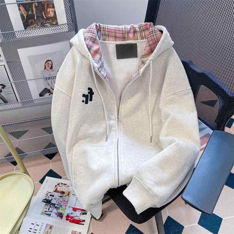 2・图案: 字母/数字/文字・款式: 开衫・版型: 宽松型・组合形式: 单件・衣长: 普通款(50cm<衣长≤65cm)・袖长: 长袖・袖型: 插肩袖・领型: 连帽・厚薄: 厚・流行元素: 口袋・工艺: 复合・颜色: 白灰色（春秋款）...