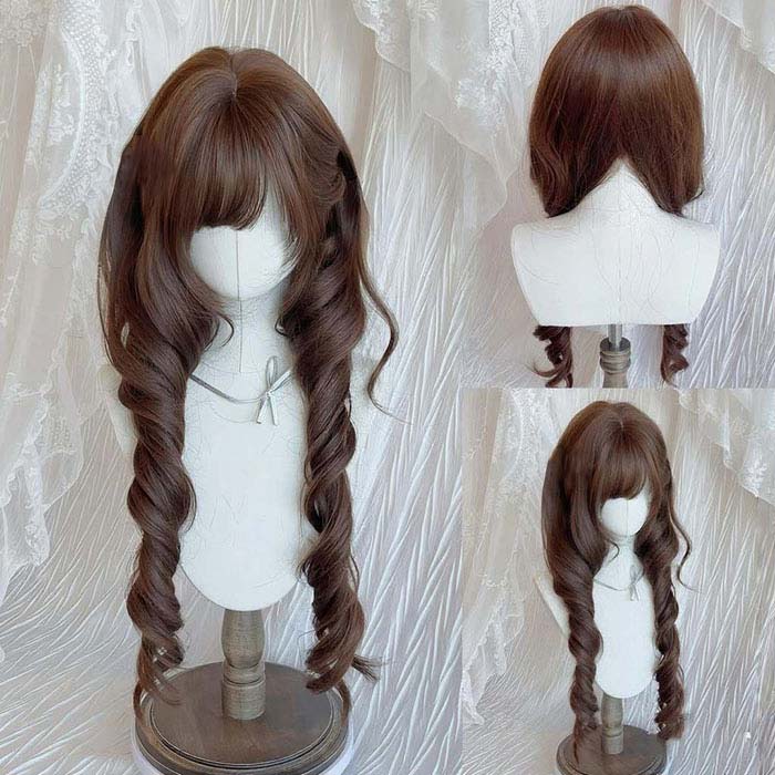 商品名 かつら 髪飾り・帽子などの小物は付いていません。 色 ブラウン サイズ 約60cm 素人採寸若干の誤差がある場合がございます。 素材 合成繊維 ご了承いただきたいこと ※サイトに掲載の商品は、撮影の環境とモニター環境により、実際の物...