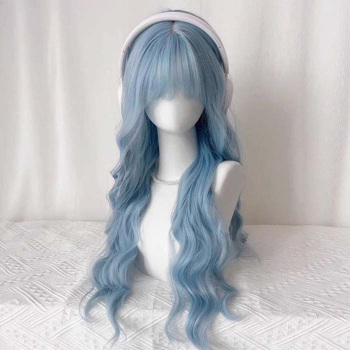 商品名 かつら 髪飾りは付きません。 色 ブルー サイズ 約70cm 素人採寸若干の誤差がある場合がございます。 素材 合成繊維 ご了承いただきたいこと ※サイトに掲載の商品は、撮影の環境とモニター環境により、実際の物と素材感・色味いが多少...