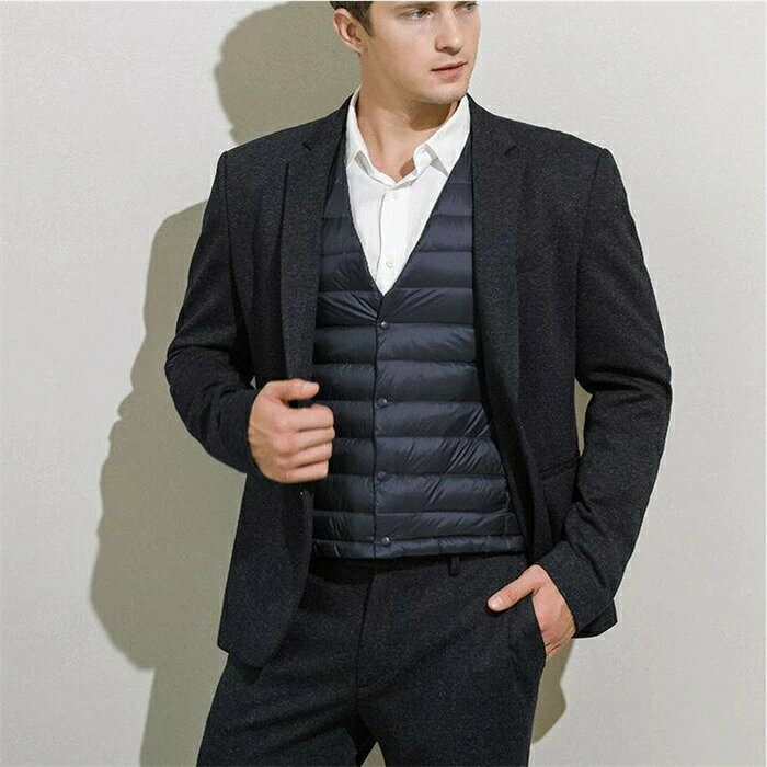 ■商品説明 ◎秋冬のスタイリングを広げる暖かなベストが新登場。 ◎とても軽いので動きやすく、またダウンなので暖かさは抜群。 ◎秋、冬から春にかけて着用できるので、長くコーディネートに愛用できます。 ◎シャツスタイルにも、カジュアルなカットソ...