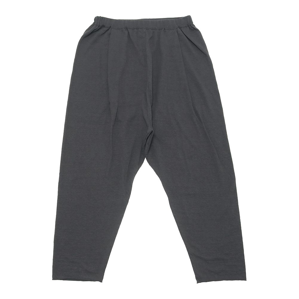 evam eva エヴァムエヴァ hemp cotton pants E261K117 Description さらっとした肌離れのいいニットパンツ。ラインを拾わない、ゆとりのあるサイジングがリラックスして穿けます。通気性のよいヘンプは汗ば...