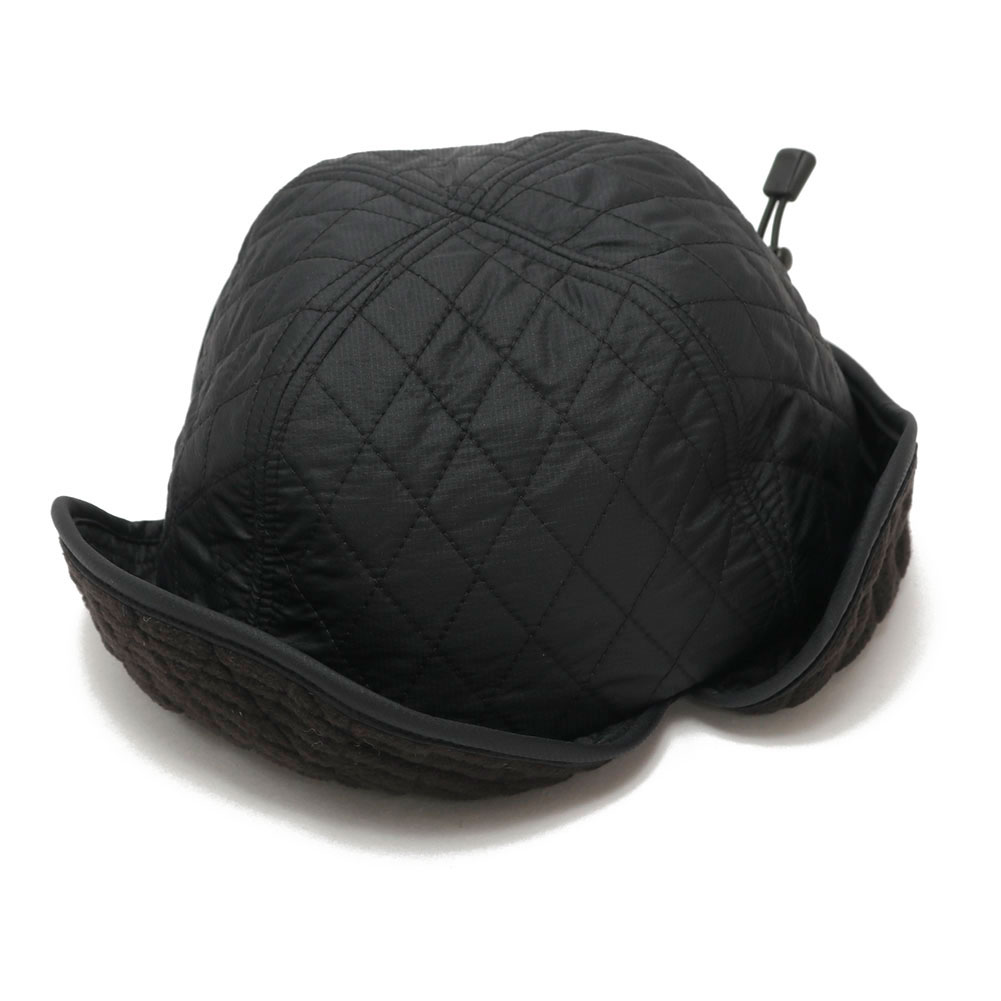 halo commodity ハロ コモディティ Flutter Flap Cap h253-280 Description ポリエステルリップストップとマイクロフリースを組み合わせキルティング仕様に仕立て上げたCAPになります。外側のサイ...