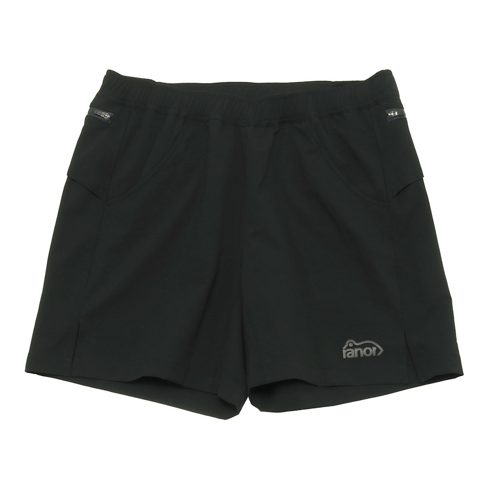 ranor ラナー BASIC MIDDLE SHORT 817-1-237 Description コーディネートの幅が広がるオールブラックのソリッドカラー。機能も充実で一枚あると本当に頼りになる要のブラック。様々なシーンで合わせやすく、...