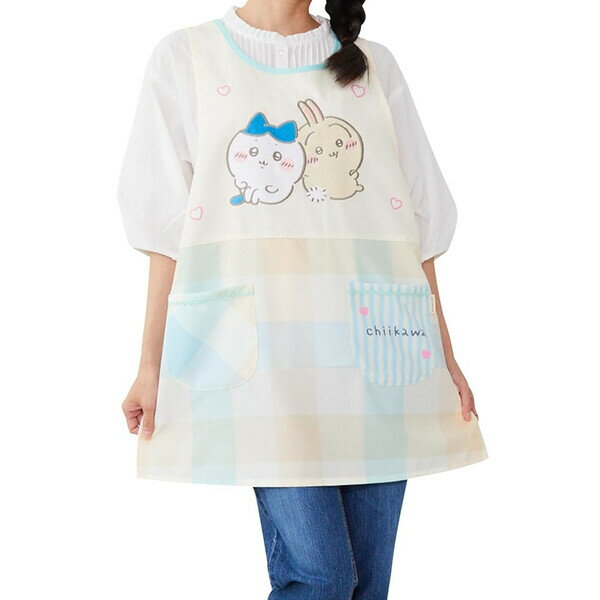 商品名ちいかわ エプロン ハート・チェック柄 ハチワレ うさぎ レディース/M〜L アップリケ ポケット付 かわいい 飛馬日本説明かわいい「ちいかわ」デザイン♪ハチワレとうさぎのアップリケ刺?がポイントの「エプロン」です。着脱が簡単で、動い...