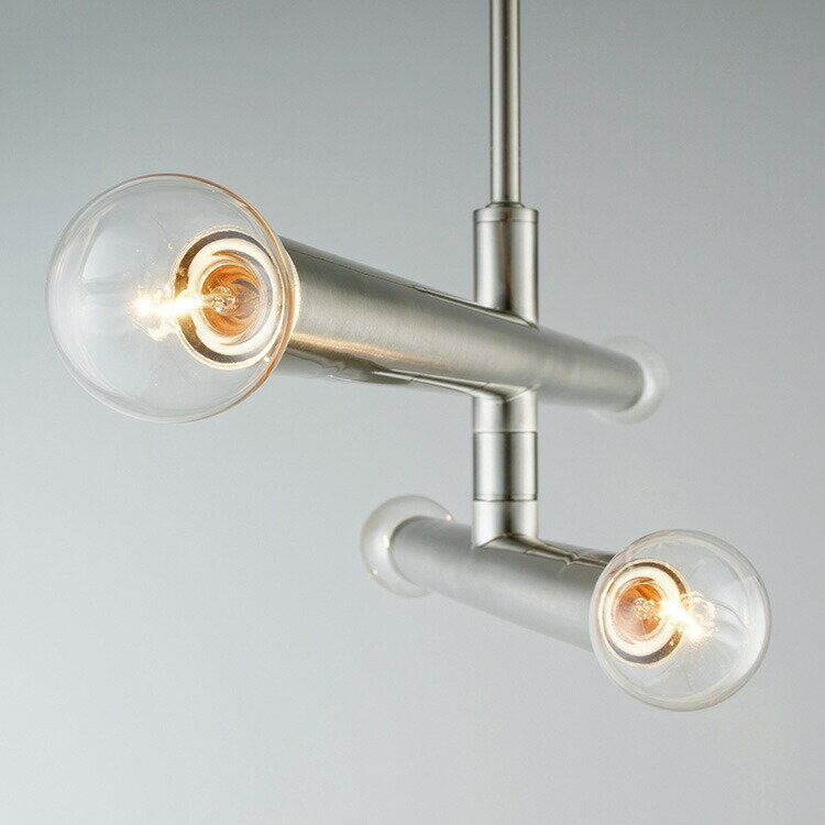 DETAILS・商品詳細 長短2本の円柱の交錯による洗練されたミニマルデザインを、 艶やかなワントーンシルバーで。 まっすぐに伸びた円柱から電球へとつながる潔いシルエットが、 シンプルでありながら強い存在感を放ちます。 アームの中にソケット...