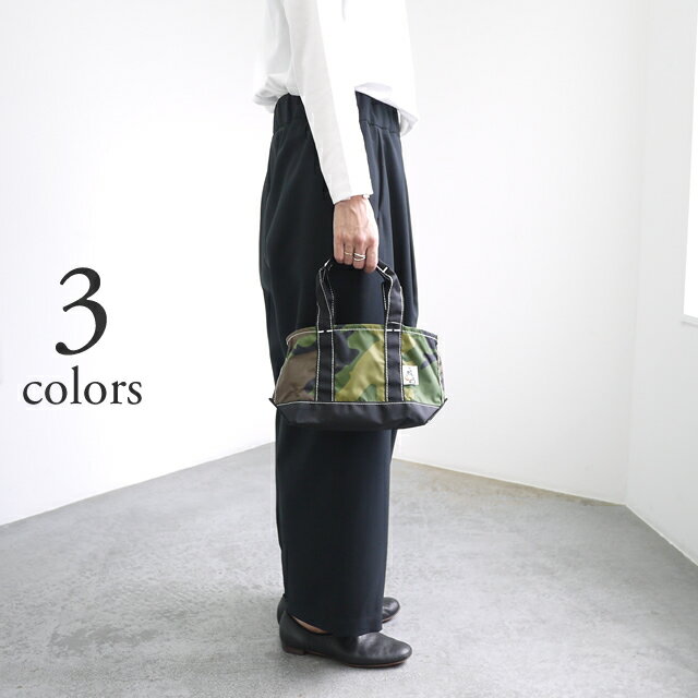 information シンプルなのに、なぜか目を引く。どんな日も、あなたらしくいられる新定番 毎日の相棒になる、軽量でクラシックなトートバッグ。アメリカのクラシックなデザインに、遊び心のあるカラーリングを組み合わせたトートバッグです。シン...