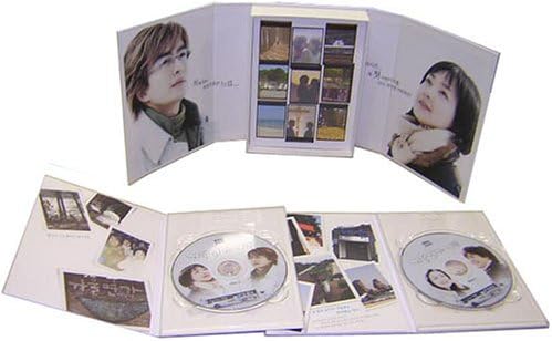 商品紹介 ■Disk1　美しい撮影場所に発つドラマ旅行。テーマ別ドラマ撮影地 01. 出逢いそして秘密（春川の湖畔、中央高等学校、チュンサンの家、春川高等学校） 02. 恋の予感＆誤解（中央高等学校、南怡島、 仲美山自然休養林 ） 03. ...
