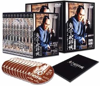 商品紹介 人気時代劇「鬼平犯科帳」第4シリーズ全話を収めた10枚組BOXセット。 【内容詳細】 DISC 1: 第1話 討ち入り市兵衛／第2話 うんぷてんぷ DISC 2: 第3話 盗賊婚礼／第4話 正月四日の客 DISC 3: 第5話 深...