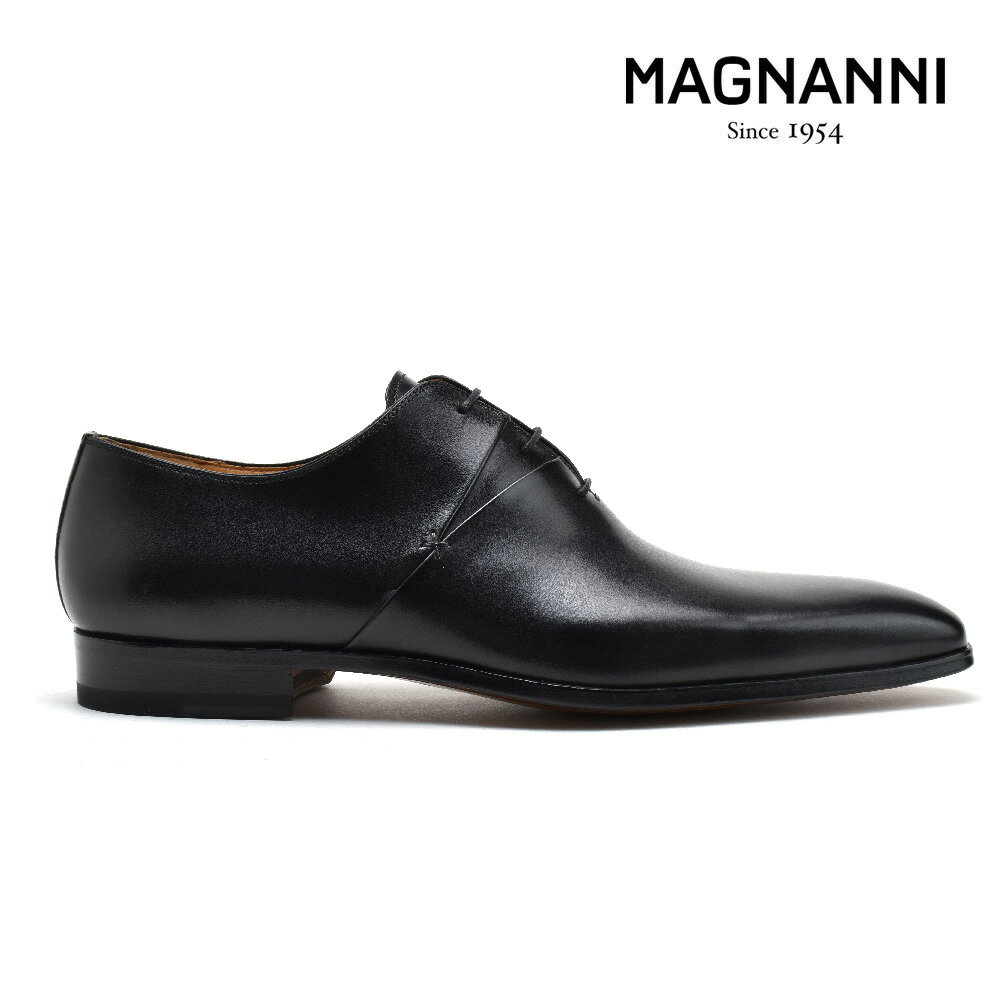 MAGNANNI/マグナーニ マグナーニは1954年創業の、スペインのシューズブランドです。 スペインでは「最高級の既製靴ファクトリー」と賞賛されており、スペイン王室でも愛用されております。 本国スペインのみならずヨーロッパ各国やアメリカで...