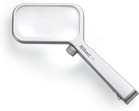 特殊:B009APEOLMコード:4571137584986ブランド:Nikon商品サイズ: 高さ16、幅19.8、奥行き1.7商品重量:115この商品について暗い場所でも読書を楽しめる、ライト付きルーペ。広範囲を自然な色で照らす高性能白色...