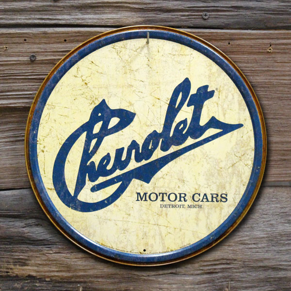 お部屋をアメリカンな雰囲気にで飾るならやっぱりMADE IN USAのメタルサインがお勧め！ 本格的なアメリカンデザインは飾った側からレトロな雰囲気が楽しめるヴィンテージデザイン。 長らく飾ってあった看板をイメージした錆び風のイラストは、ど...