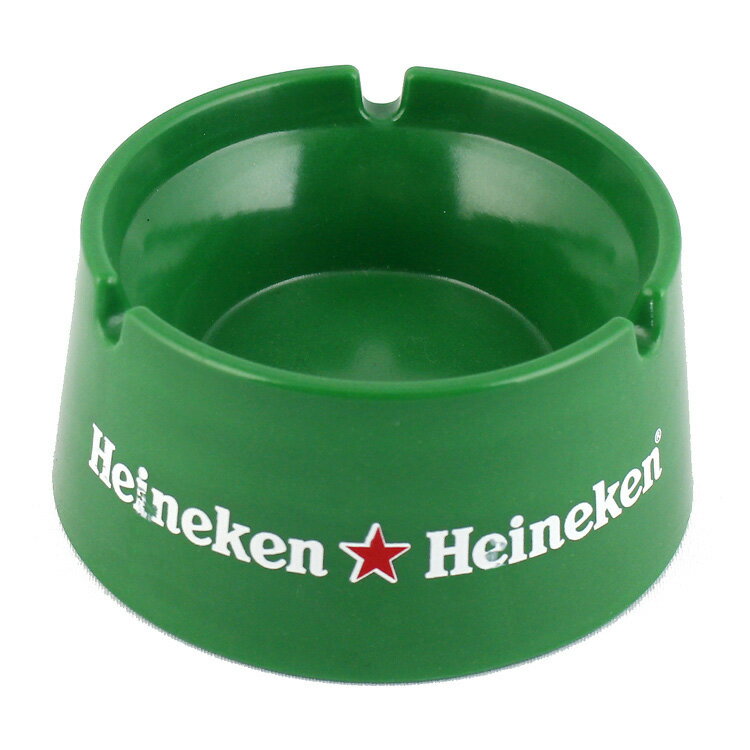 オランダのビールメーカー「Heineken ハイネケン」のノベルティ灰皿です。 ハイネケンのグリーンがとっても目に印象的です。 正面にロゴがワンポイントです。 少し背の高いメラミン製の灰皿形状がとても印象的です。 各お酒ブランドのノベルティ...