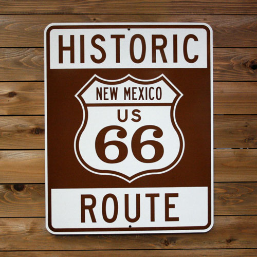 伝説的なアメリカのルート66号線沿いで掲示されていた「HISTORIC ROUTE 66」の標識が登場！ 1926年〜1985年イリノイ州シカゴ〜カリフォルニア州サンタモニカまで8つの州と数多くの町を通過し全長3800kmに及ぶ「マザーロー...