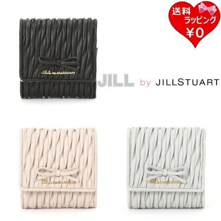 ■説明文JILL by JILL STUART「ミニリボンパフィシリーズ」三つ折り財布。エンボス加工のリッチな雰囲気とミニリボンがポイントです。ころんとしたフォルムが可愛らしく、バッグの中にコンパクトに収まるサイズ感が魅力。カード・お札・コ...