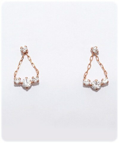 商品説明 シンプルな1粒キュービックジルコニアのピアスにシャンデリア風のチャームがセットになったピンクゴールドの2wayピアス。チェーンの下で並んできらめくキュービックジルコニアはコーディネイトを華やかに彩ります。アレンジが楽しめる魅力的な...