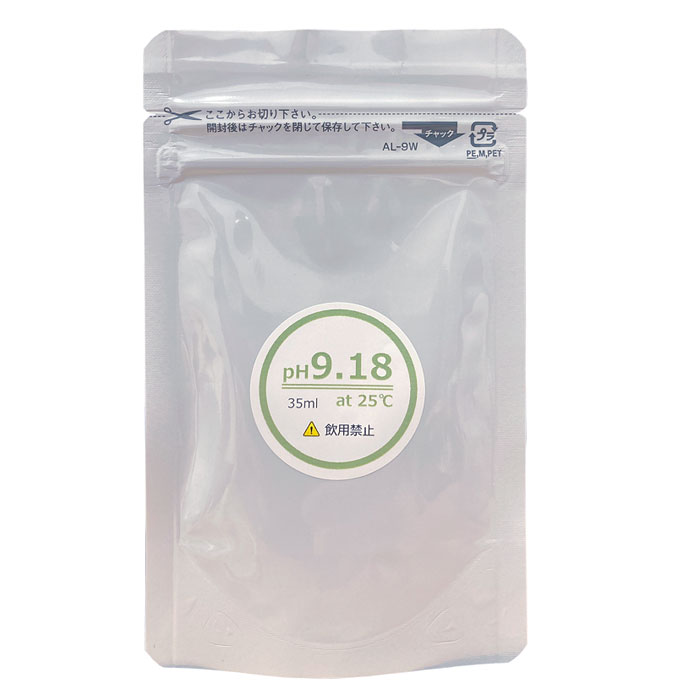 商品詳細袋タイプのpH標準液（ほう酸塩標準液 pH9.18）です。35ml×5袋入り。●校正あに適した量のpH標準液を袋に入れて使い易くしました。●頻繁に測定しない方におすすめです。●袋のまま電極を直接入れて使用可能です。※本製品の消費期限...