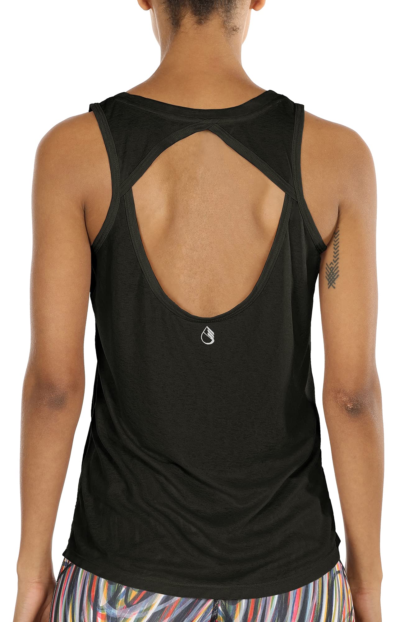 商品情報商品の説明主な仕様 【上質な素材】軽量で超ソフトな素材で、着心地も抜群です。さらに、速乾性と通気性を兼ね備え、汗が出ても蒸れにくく、真夏でも爽やかな肌触りを実現します。【カジュアルシック】オープンバックとわずかにルーズなフィット感は...