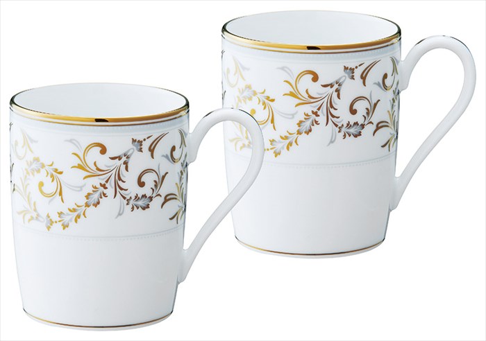 ■商品紹介：かすみ草の花冠を繊細な金彩と淡いブルーのグラデーションで爽やかに表現しました。縁切りのエレガントな形状と花冠の絵柄の調和や、金彩と余白とのバランスを意識してデザインしました。花の部分には白盛技法を使用し立体感のある仕上がりです。...