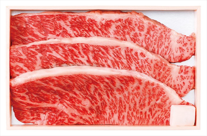 ■お中元専用商品となります。商品出荷日：6月12日から8月6日ごろ 　 ■商品紹介：総称｢山形牛｣産地山形県は、四季の移り変わりがはっきりとしており、その風土の中で丹精込め長期にわたり肥育された黒毛和牛は、肉のキメが細かく、舌にのせたときの...