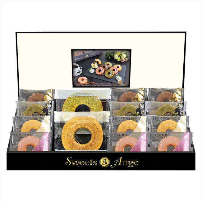 ■商品紹介：'食べやすいサイズで人気のミニバウムクーヘンは、お茶やコーヒーのお供にぴったりです。甘い香りのバナナと、抹茶の香りが広がる宇治抹茶、和風風味の桜、ビターな味わいのベルギーショコラの4種類がセットになっています。 ■商品内容：セッ...