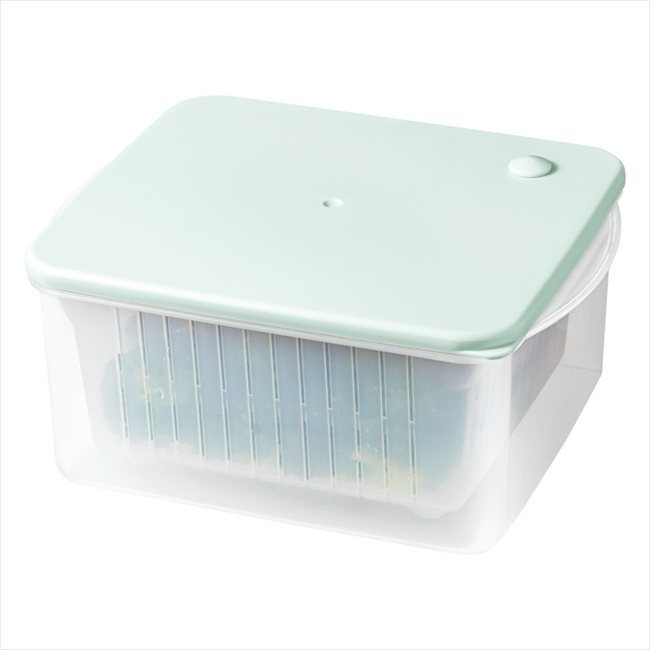 ■商品紹介：ザルがついた便利なレンジ調理・保存容器。 レンジで蒸す、水を切る、水にさらすとこれ一つで下ごしらえ。おいしくヘルシーな温野菜や蒸し調理が簡単にできます。あさりの砂抜きや蒸し料理、豆腐の水切り、あく抜き、辛味とりなど様々な用途でお...