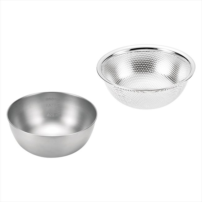 ■商品紹介：匠の技術と経験が生かされた調理の必需品。耐久性に優れた18-8ステンレス製。計量もできる目盛付。パンチングボウルは水切れが良く目詰まりしにくいパンチング加工。滑らかなふちの継ぎ目で、表面をサッと洗えて汚れをキレイに落とせます。 ...