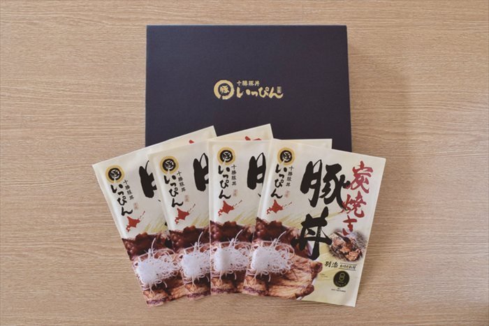 送料無料 北海道産地直送 ソラチ 十勝豚丼いっぴん豚丼の具ギフトセット ※ご注文後約7〜10日前後での発送となります。沖縄・離島へは別途配送料が発生いたします お取り寄せグルメ スイーツ メーカー希望小売価格はメーカーカタログに基づいて掲載...