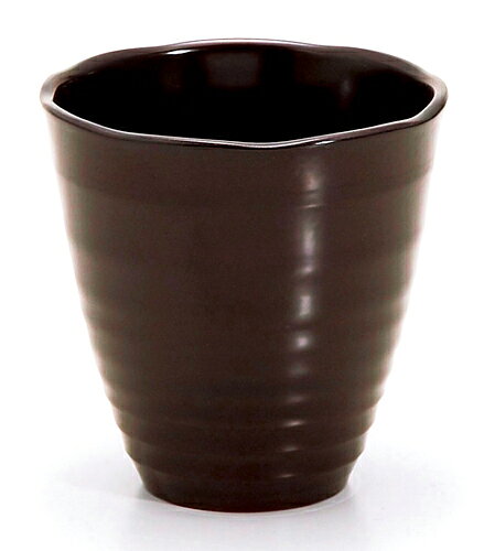 ■商品紹介：しっとりとした質感の漆塗りフリーカップです。焼酎やコーヒー等、様々な用途にお使いいただけます。 ■商品内容：商品サイズ：約φ9×9、本体重量：約80g、材質：木粉・メラミン樹脂（漆塗）、箱サイズ：約9.5×9×10.5、満水容量...