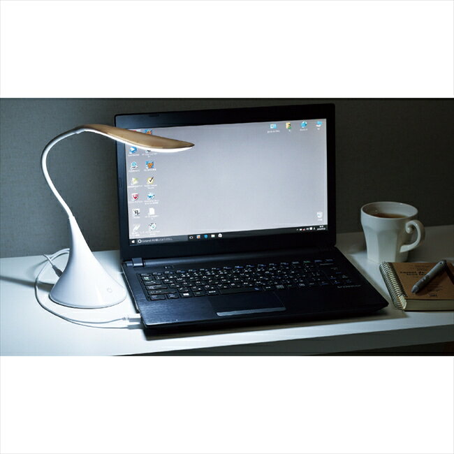 ■商品内容：ライトを垂直に伸ばした最大値：約105×115×470mm（約100g（ケーブルを除く）） ■パッケージサイズ：約112×118×235mm ■重量：約210g メーカー希望小売価格はメーカーカタログに基づいて掲載しています ■...