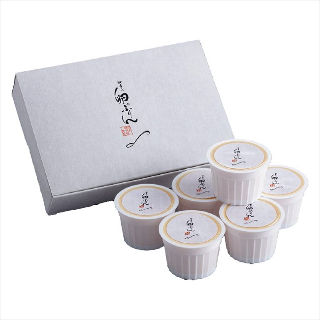 ※商品はお取り寄せとなりますのでご注意ください ■商品説明： ■商品内容: 料亭の卵ぷりん108g×6・黒みつ8g×6 ■商品重量／容量：／ ■商品サイズ／パッケージサイズ：／160×230×55mm メーカー希望小売価格はメーカーカタログ...