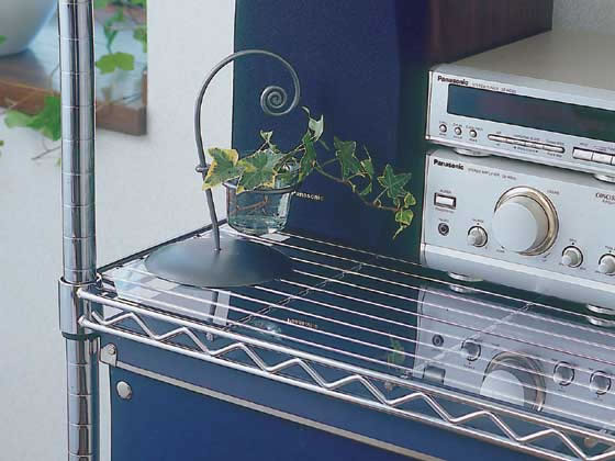 【仕様】メタルラック　ポール直径25mm用のカスタマイズパーツです。●硬質クリアーシート●幅1200mm用棚板●サイズ：幅1184×奥行433×厚さ1mm●材質：PVC【備考】※メーカーの都合により、パッケージ・仕様等は予告なく変更になる場...