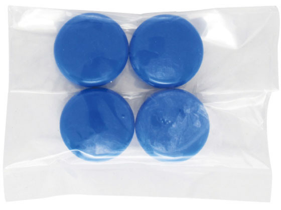 【商品説明】ちょっとしたメモ留めや掲示に便利です。カラーは5色のバリエーション。磁着面に傷防止フィルム貼合。【仕様】●寸法：成型部Φ20mm、磁石Φ12mm●材質：再生PS樹脂40％、マグネット●包装：PP袋入●入数：4個●色：青●注文単位...