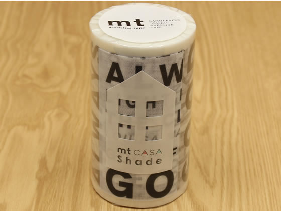 【商品説明】窓ガラス専用の装飾テープmt　CASA　shade。ガラス面にそのまま貼り付けられるロールタイプになっており、カーテンをガラスに貼り付けるイメージ。紫外線を99％カットするため、日差しを和らげてくれる優れものです。【仕様】●商品...