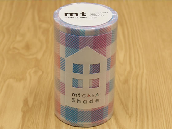 【商品説明】窓ガラス専用の装飾テープmt　CASA　shade。ガラス面にそのまま貼り付けられるロールタイプになっており、カーテンをガラスに貼り付けるイメージ。紫外線を99％カットするため、日差しを和らげてくれる優れものです。【仕様】●商品...