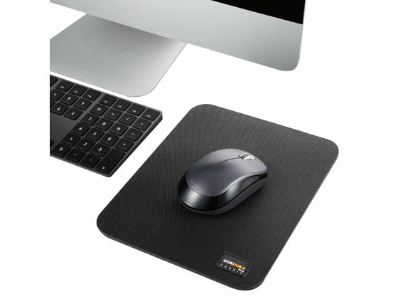 【商品説明】摩耗、引き裂き、擦り切れに強く、高耐久・高強度なCORDURA（R）生地を採用したCORDURA（R）マウスパッドです。生地表面の凹凸によりポインターが飛びにくく、細かい作業に適しています。表面はマウスが滑りすぎず、ほどよいグリ...