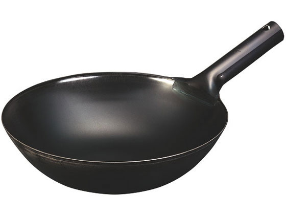 【商品説明】北京鍋の板厚を薄く加工する事で軽量化した北京鍋。比較的軽いので取り扱いが容易です。【仕様】●材質：ブルーテンパ材、表面加工／クリアラッカー塗装●生産地：日本（燕三条）●規格（mm）：φ390x120●板厚（mm）：1．0●国内有...