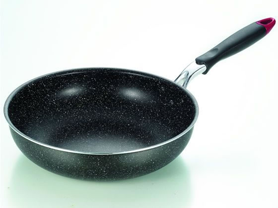 【商品説明】こげつきにくく、少量の油で調理できるから健康的で経済的。汚れもサッとひとふき。お手入れ簡単。本体のフチに曲げ加工を施しているので変形しにくい。アップハンドルだから、調理中も持ちやすく、手になじむ形状。ガス火はもちろん、IH調理器...