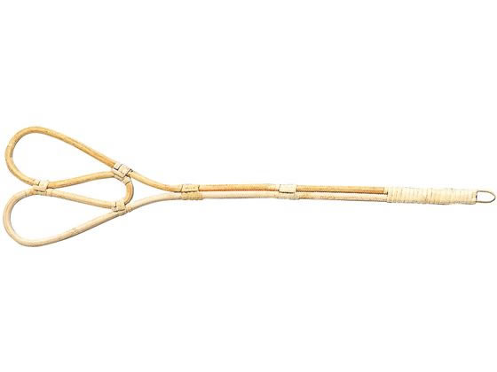 【商品説明】ふとんにやさしいしなやかな布団たたき。暖かみのある天然素材。ふとんやカーペットのホコリ取りに。【仕様】●製品サイズ：約幅15．5×奥行62×高さ1．5cm●材質：籐【備考】※メーカーの都合により、パッケージ・仕様等は予告なく変更...